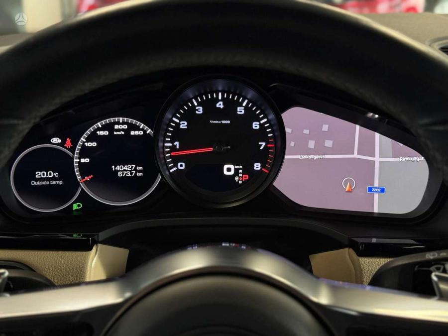 Balts Porsche Cayenne 2019 Klaipėda, ar dzinēja tilpumu 3.00 L un nobraukumu 140 tūkst. km par 35090 €, foto 16 vietnē AUTOMOTO.COM.LV