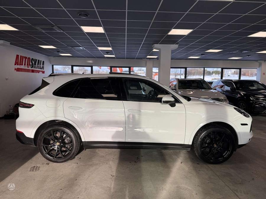 Balts Porsche Cayenne 2019 Klaipėda, ar dzinēja tilpumu 3.00 L un nobraukumu 140 tūkst. km par 35090 €, foto 31 vietnē AUTOMOTO.COM.LV