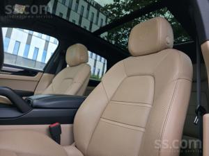 White Porsche Cayenne 2019 in Riga, with an engine capacity of 2.90 L and mileage of 293 thousand km for 39799 €, photo 14 on AUTOMOTO.COM.LV