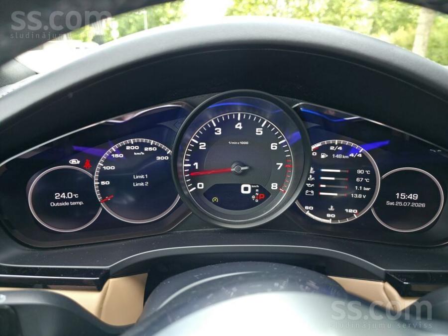 White Porsche Cayenne 2019 in Riga, with an engine capacity of 2.90 L and mileage of 293 thousand km for 39799 €, photo 17 on AUTOMOTO.COM.LV