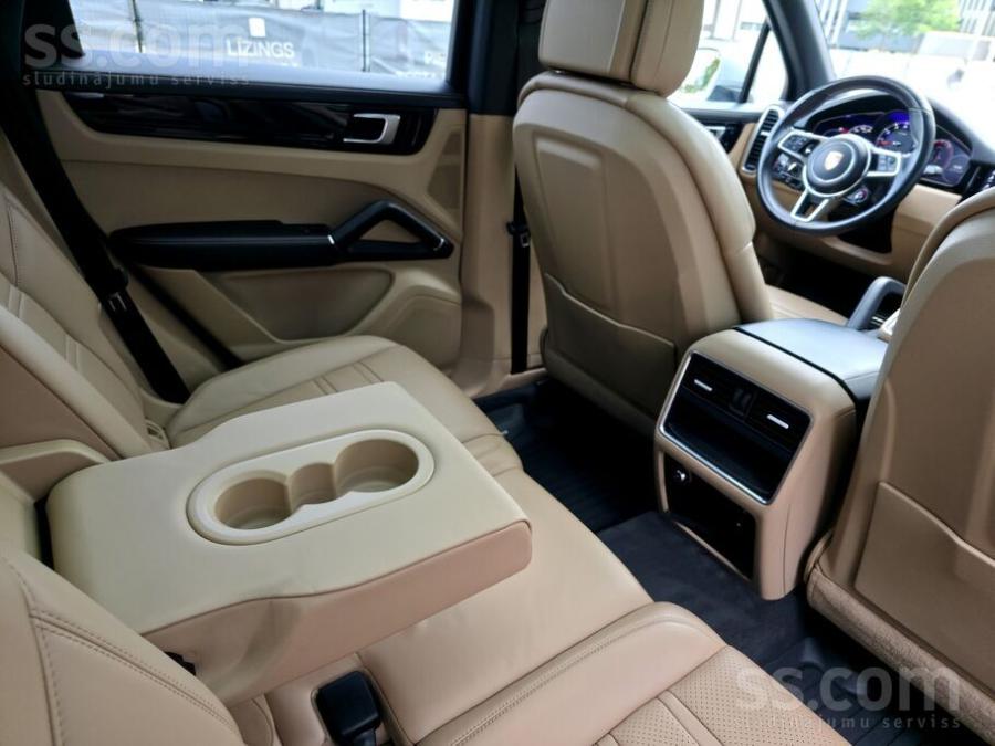 White Porsche Cayenne 2019 in Riga, with an engine capacity of 2.90 L and mileage of 293 thousand km for 39799 €, photo 29 on AUTOMOTO.COM.LV