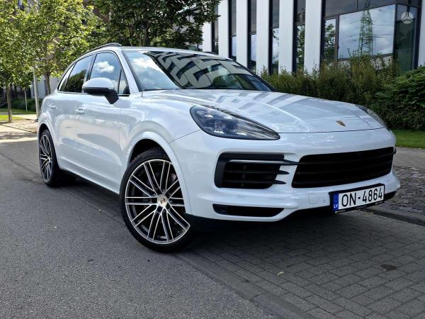Balts Porsche Cayenne 2019 Rīga, ar dzinēja tilpumu 2.89 L un nobraukumu 293 tūkst. km par 39799 €, foto  vietnē AUTOMOTO.COM.LV