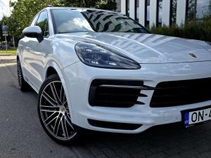 White Porsche Cayenne 2019 in Riga, with an engine capacity of 2.89 L and mileage of 293 thousand km for 39799 €, photo 9 on AUTOMOTO.COM.LV