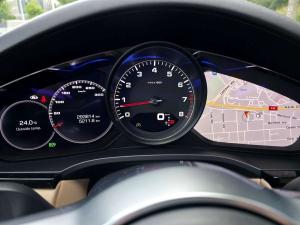 White Porsche Cayenne 2019 in Riga, with an engine capacity of 2.89 L and mileage of 293 thousand km for 39799 €, photo 18 on AUTOMOTO.COM.LV