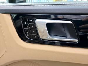 White Porsche Cayenne 2019 in Riga, with an engine capacity of 2.89 L and mileage of 293 thousand km for 39799 €, photo 22 on AUTOMOTO.COM.LV
