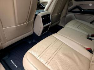 White Porsche Cayenne 2019 in Riga, with an engine capacity of 2.89 L and mileage of 293 thousand km for 39799 €, photo 25 on AUTOMOTO.COM.LV