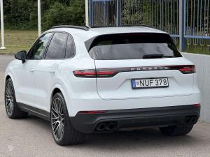 Balts Porsche Cayenne 2019 Viļņa, ar dzinēja tilpumu 3.00 L un nobraukumu 108 tūkst. km par 45000 €, foto 3 vietnē AUTOMOTO.COM.LV