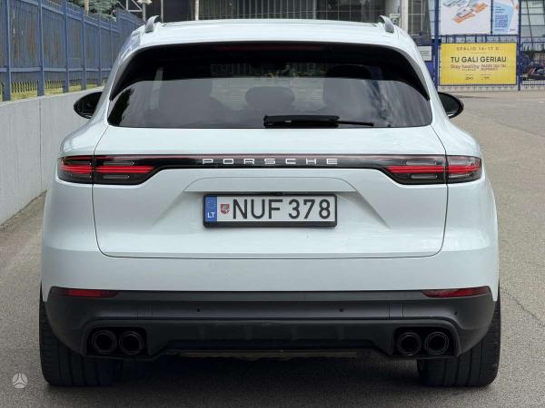 Balts Porsche Cayenne 2019 Viļņa, ar dzinēja tilpumu 3.00 L un nobraukumu 108 tūkst. km par 45000 €, foto 3 vietnē AUTOMOTO.COM.LV