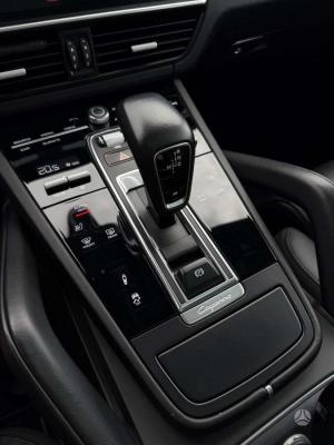 Balts Porsche Cayenne 2019 Viļņa, ar dzinēja tilpumu 3.00 L un nobraukumu 108 tūkst. km par 45000 €, foto 22 vietnē AUTOMOTO.COM.LV