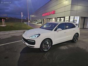 White Porsche Cayenne 2019 in Klaipeda, with an engine capacity of 4.00 L and mileage of 90 thousand km for 47750 €, photo  on AUTOMOTO.COM.LV