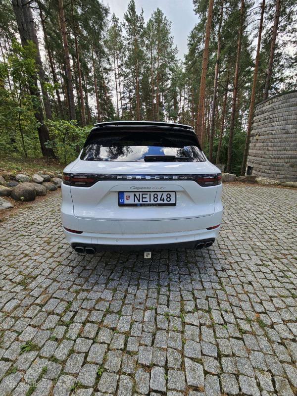 Balts Porsche Cayenne 2019 Klaipėda, ar dzinēja tilpumu 4.00 L un nobraukumu 90 tūkst. km par 47750 €, foto 6 vietnē AUTOMOTO.COM.LV