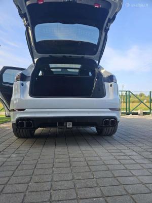 White Porsche Cayenne 2019 in Klaipeda, with an engine capacity of 4.00 L and mileage of 90 thousand km for 47750 €, photo 12 on AUTOMOTO.COM.LV