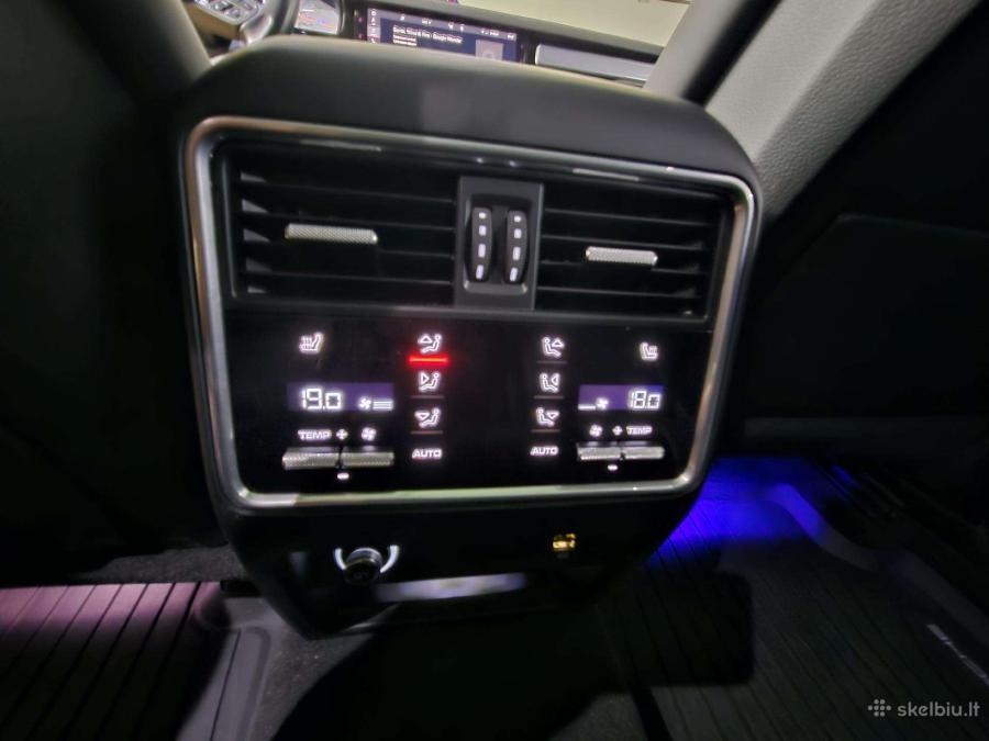 White Porsche Cayenne 2019 in Klaipeda, with an engine capacity of 4.00 L and mileage of 90 thousand km for 47750 €, photo 18 on AUTOMOTO.COM.LV