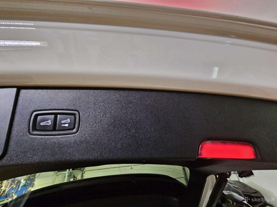 White Porsche Cayenne 2019 in Klaipeda, with an engine capacity of 4.00 L and mileage of 90 thousand km for 47750 €, photo 27 on AUTOMOTO.COM.LV