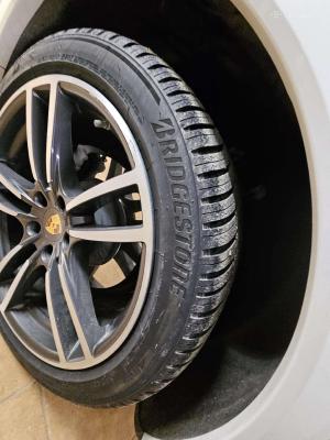 White Porsche Cayenne 2019 in Klaipeda, with an engine capacity of 4.00 L and mileage of 90 thousand km for 47750 €, photo 32 on AUTOMOTO.COM.LV