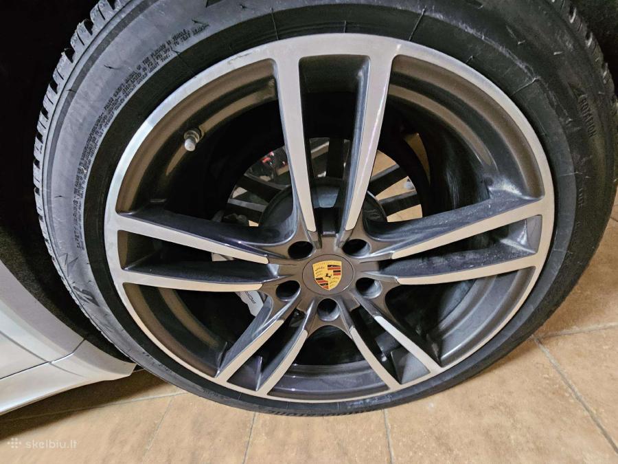 White Porsche Cayenne 2019 in Klaipeda, with an engine capacity of 4.00 L and mileage of 90 thousand km for 47750 €, photo 33 on AUTOMOTO.COM.LV