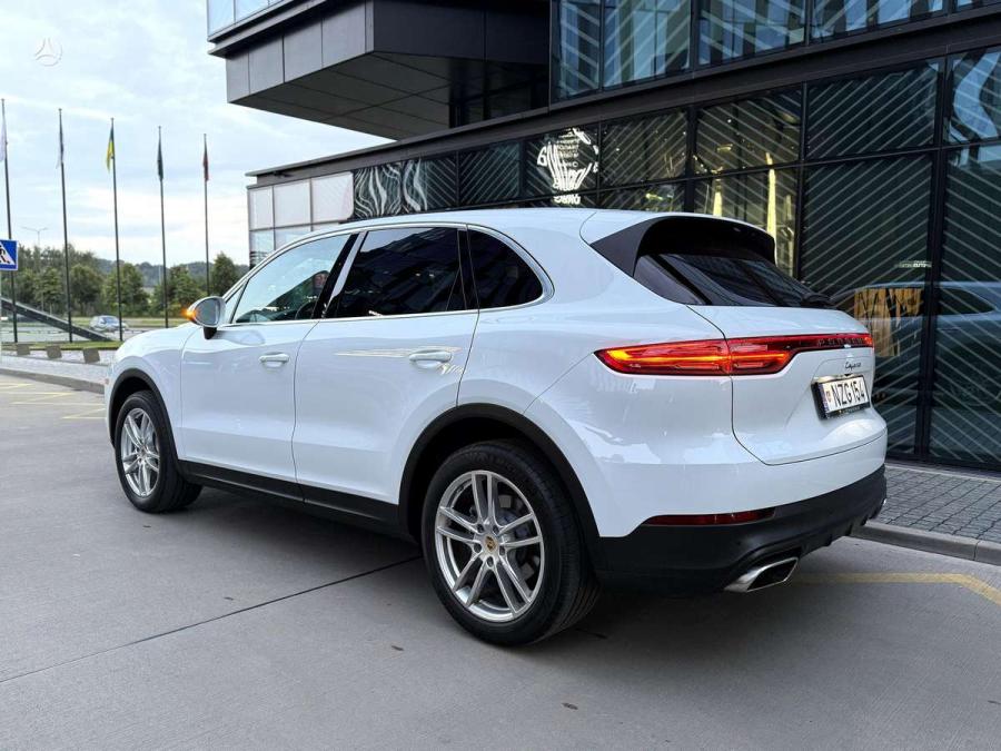 Balts Porsche Cayenne 2019 Kauņa, ar dzinēja tilpumu 3.00 L un nobraukumu 143 tūkst. km par 34650 €, foto 14 vietnē AUTOMOTO.COM.LV