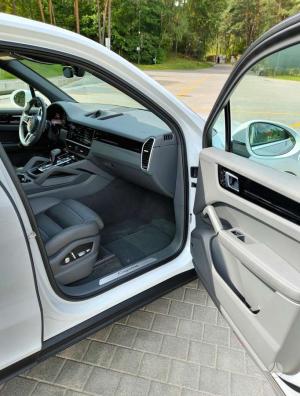Balts Porsche Cayenne 2019 Kauņa, ar dzinēja tilpumu 3.00 L un nobraukumu 143 tūkst. km par 34650 €, foto 23 vietnē AUTOMOTO.COM.LV