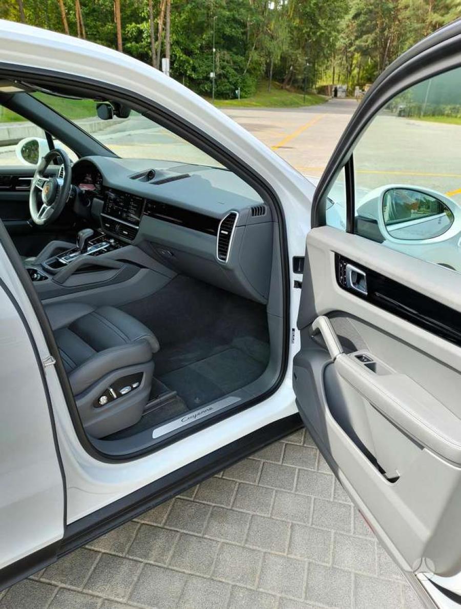 Balts Porsche Cayenne 2019 Kauņa, ar dzinēja tilpumu 3.00 L un nobraukumu 143 tūkst. km par 34650 €, foto 23 vietnē AUTOMOTO.COM.LV