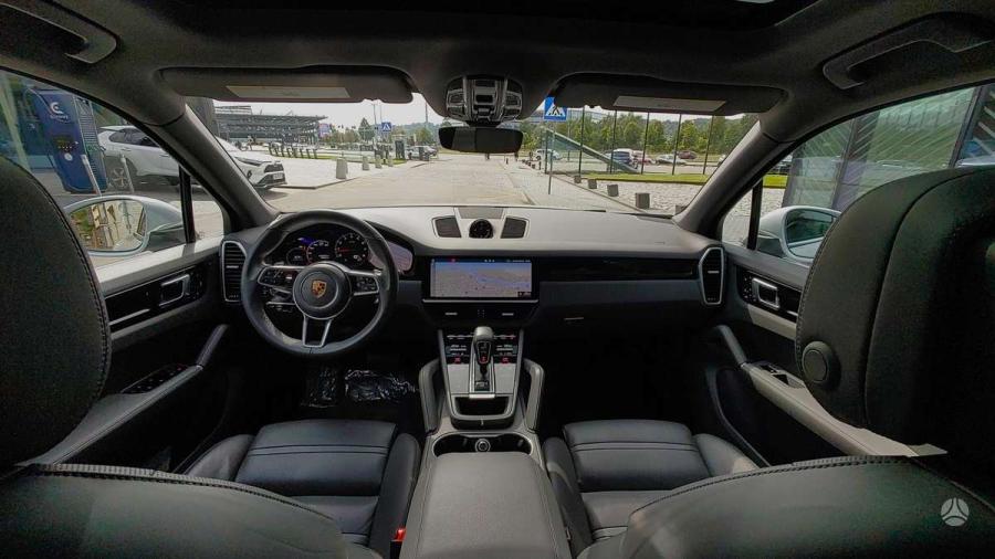 Balts Porsche Cayenne 2019 Kauņa, ar dzinēja tilpumu 3.00 L un nobraukumu 143 tūkst. km par 34650 €, foto 27 vietnē AUTOMOTO.COM.LV