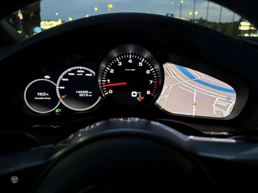 Balts Porsche Cayenne 2019 Kauņa, ar dzinēja tilpumu 3.00 L un nobraukumu 143 tūkst. km par 34650 €, foto 28 vietnē AUTOMOTO.COM.LV