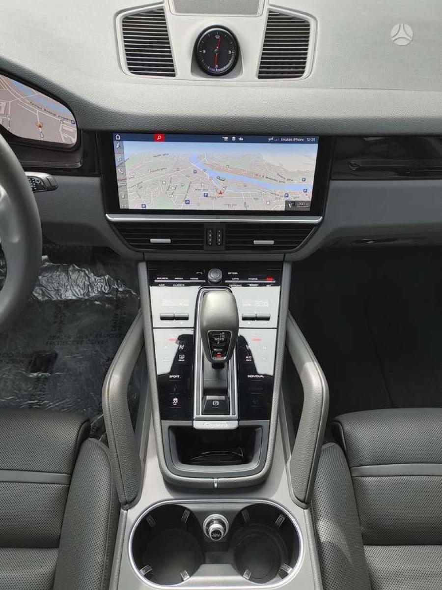 Balts Porsche Cayenne 2019 Kauņa, ar dzinēja tilpumu 3.00 L un nobraukumu 143 tūkst. km par 34650 €, foto 29 vietnē AUTOMOTO.COM.LV