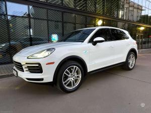 Balts Porsche Cayenne 2019 Kauņa, ar dzinēja tilpumu 3.00 L un nobraukumu 143 tūkst. km par 34650 €, foto 32 vietnē AUTOMOTO.COM.LV