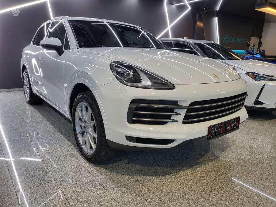 Белый Порше Каен 2019 в Шяуляй, объемом двигателя 3.00 л и пробегом 135 тыс. км за 36500 €, фото 1 на AUTOMOTO.COM.LV