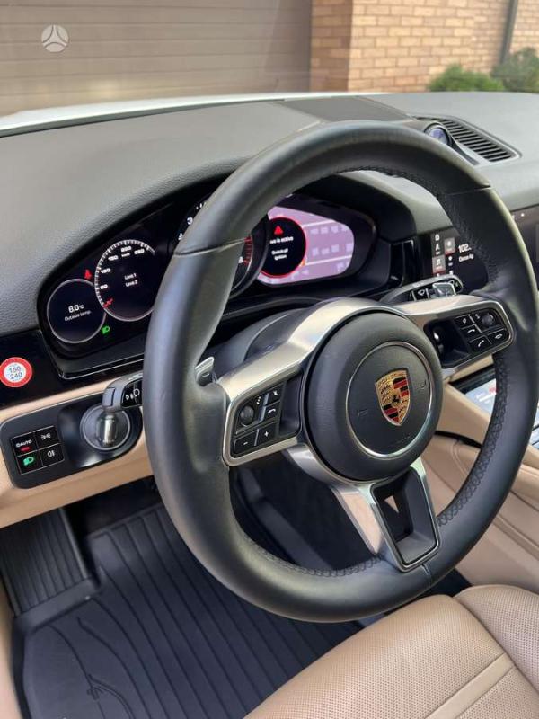 White Porsche Cayenne 2020 in Kaunas, with an engine capacity of 3.00 L and mileage of 68 thousand km for 64000 €, photo 11 on AUTOMOTO.COM.LV