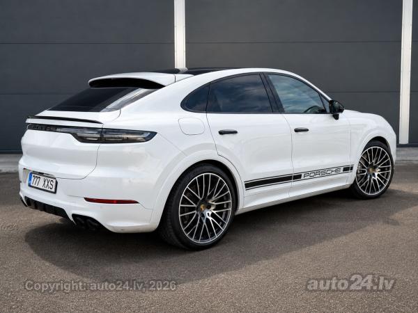 White Porsche Cayenne 2020 in Tallinn, with an engine capacity of 3.00 L and mileage of 66 thousand km for 69900 €, photo 3 on AUTOMOTO.COM.LV