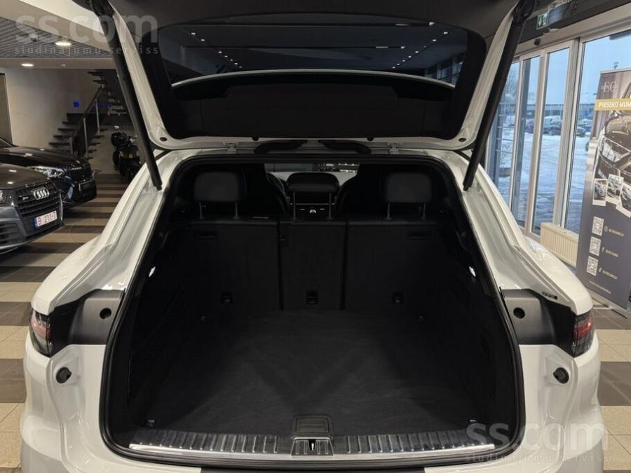 Balts Porsche Cayenne 2020 Rīga, ar dzinēja tilpumu 3.00 L un nobraukumu 47 tūkst. km par 54990 €, foto 8 vietnē AUTOMOTO.COM.LV