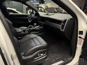 Balts Porsche Cayenne 2020 Rīga, ar dzinēja tilpumu 3.00 L un nobraukumu 47 tūkst. km par 54990 €, foto 12 vietnē AUTOMOTO.COM.LV