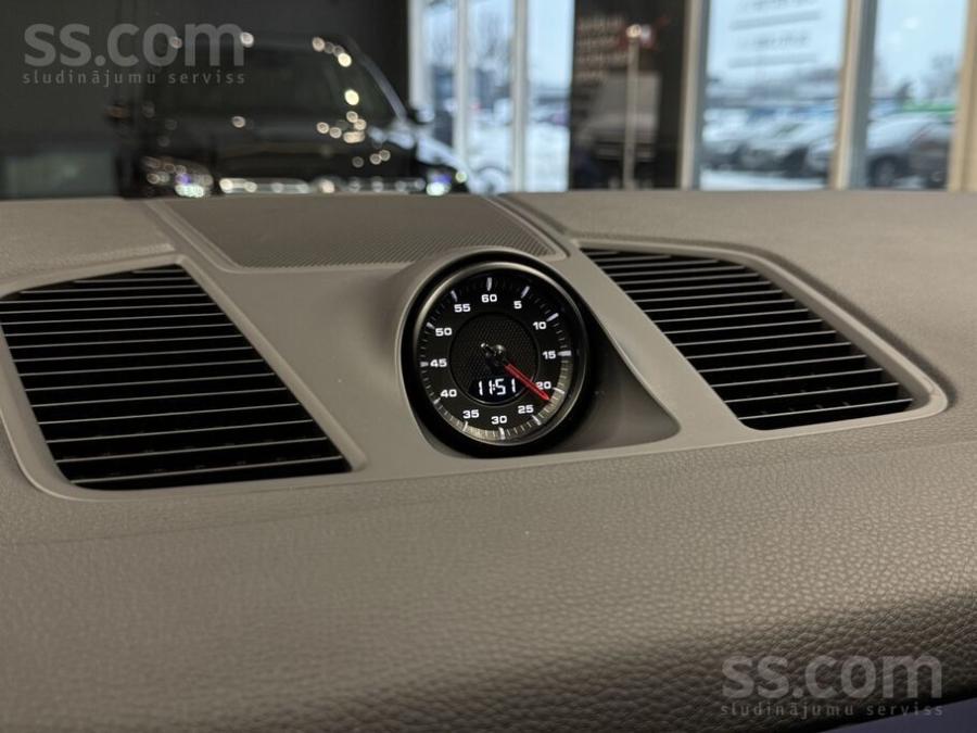Balts Porsche Cayenne 2020 Rīga, ar dzinēja tilpumu 3.00 L un nobraukumu 47 tūkst. km par 54990 €, foto 22 vietnē AUTOMOTO.COM.LV