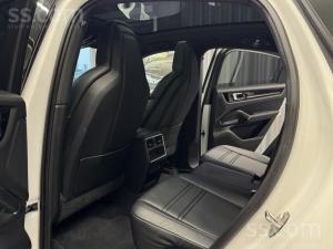 Balts Porsche Cayenne 2020 Rīga, ar dzinēja tilpumu 3.00 L un nobraukumu 47 tūkst. km par 54990 €, foto 27 vietnē AUTOMOTO.COM.LV