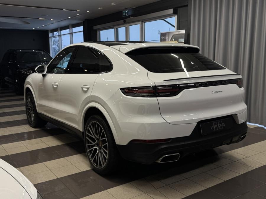White Porsche Cayenne 2020 in Riga, with an engine capacity of 3.00 L and mileage of 47 thousand km for 54990 €, photo 6 on AUTOMOTO.COM.LV