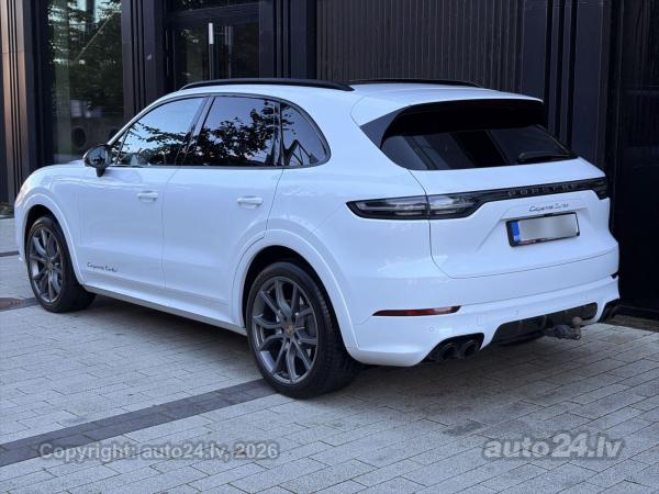 Balts Porsche Cayenne 2020 Tallina, ar dzinēja tilpumu 4.00 L un nobraukumu 135 tūkst. km par 63900 €, foto 3 vietnē AUTOMOTO.COM.LV