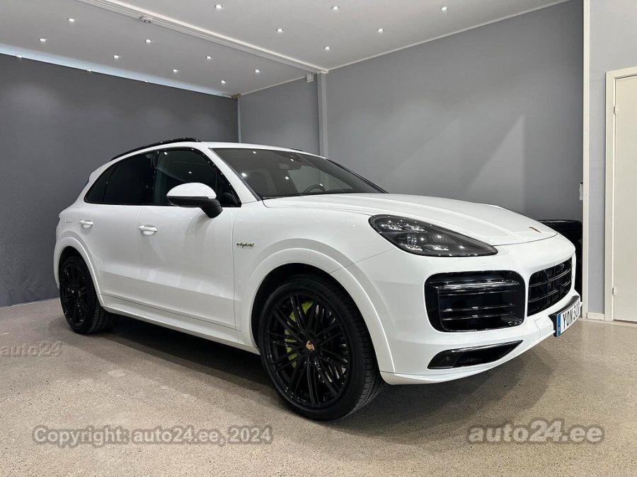 Balts Porsche Cayenne 2021 Tallina, ar dzinēja tilpumu 3.00 L un nobraukumu 32 tūkst. km par 79999 €, foto 2 vietnē AUTOMOTO.COM.LV