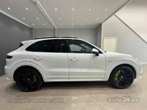 Balts Porsche Cayenne 2021 Tallina, ar dzinēja tilpumu 3.00 L un nobraukumu 32 tūkst. km par 79999 €, foto 4 vietnē AUTOMOTO.COM.LV