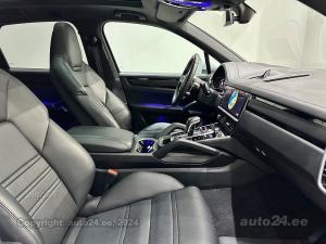 Balts Porsche Cayenne 2021 Tallina, ar dzinēja tilpumu 3.00 L un nobraukumu 32 tūkst. km par 79999 €, foto 5 vietnē AUTOMOTO.COM.LV