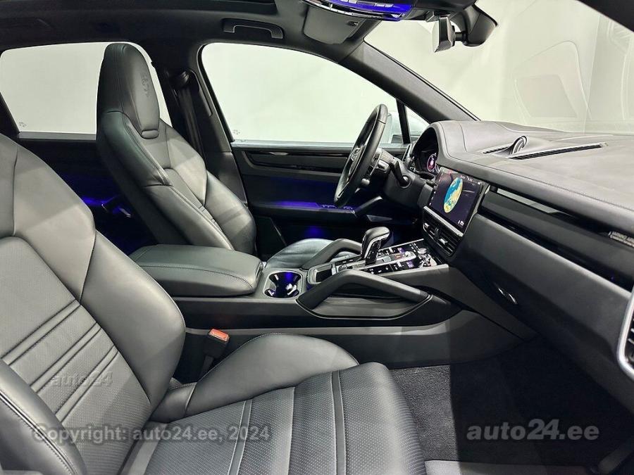 Balts Porsche Cayenne 2021 Tallina, ar dzinēja tilpumu 3.00 L un nobraukumu 32 tūkst. km par 79999 €, foto 5 vietnē AUTOMOTO.COM.LV