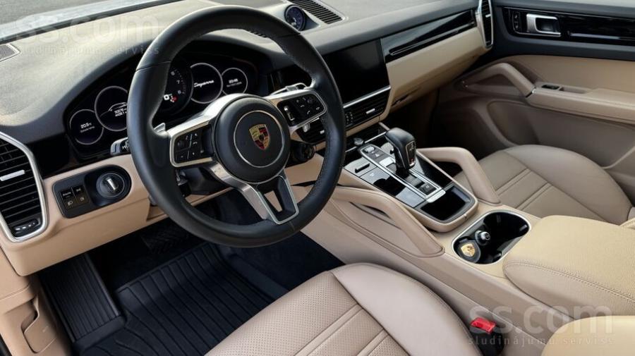 Balts Porsche Cayenne 2021 Rīga, ar dzinēja tilpumu 3.00 L un nobraukumu 50 tūkst. km par 63900 €, foto 10 vietnē AUTOMOTO.COM.LV