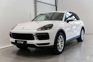 White Porsche Cayenne 2021 in Vilnius, with an engine capacity of 3.00 L and mileage of 134 thousand km for 39990 €, photo 3 on AUTOMOTO.COM.LV