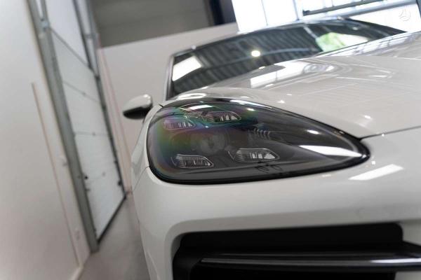 Balts Porsche Cayenne 2021 Viļņa, ar dzinēja tilpumu 3.00 L un nobraukumu 134 tūkst. km par 39990 €, foto 9 vietnē AUTOMOTO.COM.LV