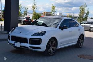 White Porsche Cayenne 2021 in Vilnius, with an engine capacity of 4.00 L and mileage of 68 thousand km for 89000 €, photo  on AUTOMOTO.COM.LV