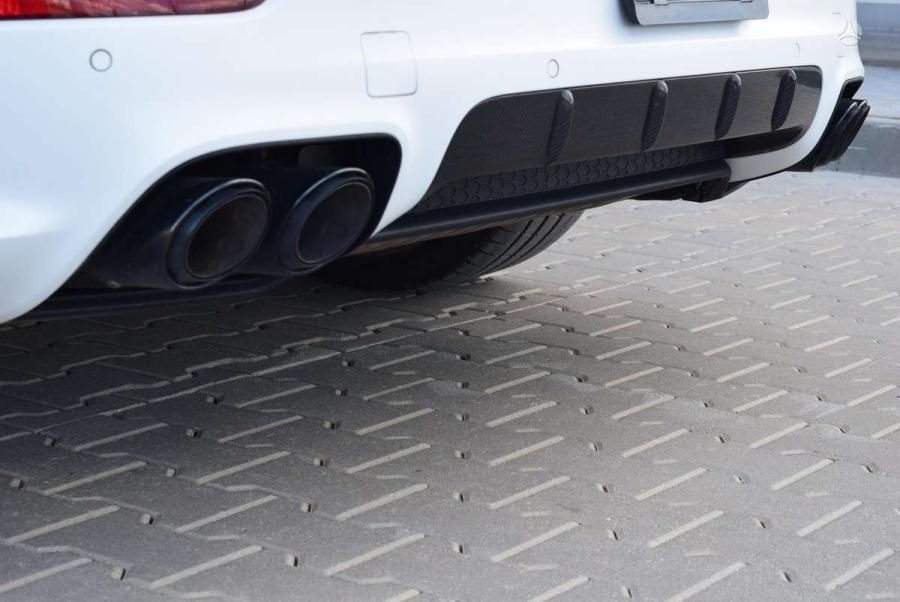 White Porsche Cayenne 2021 in Vilnius, with an engine capacity of 4.00 L and mileage of 68 thousand km for 89000 €, photo 8 on AUTOMOTO.COM.LV