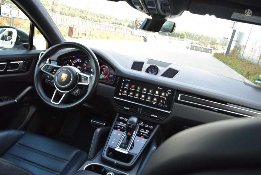 White Porsche Cayenne 2021 in Vilnius, with an engine capacity of 4.00 L and mileage of 68 thousand km for 89000 €, photo 14 on AUTOMOTO.COM.LV