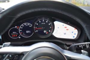 White Porsche Cayenne 2021 in Vilnius, with an engine capacity of 4.00 L and mileage of 68 thousand km for 89000 €, photo 20 on AUTOMOTO.COM.LV