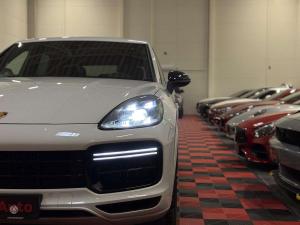 White Porsche Cayenne 2021 in Vilnius, with an engine capacity of 3.00 L and mileage of 41 thousand km for 47890 €, photo 8 on AUTOMOTO.COM.LV