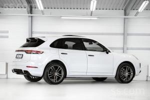 Balts Porsche Cayenne 2021 Tukums, ar dzinēja tilpumu 3.00 L un nobraukumu 53 tūkst. km par 58000 €, foto 4 vietnē AUTOMOTO.COM.LV