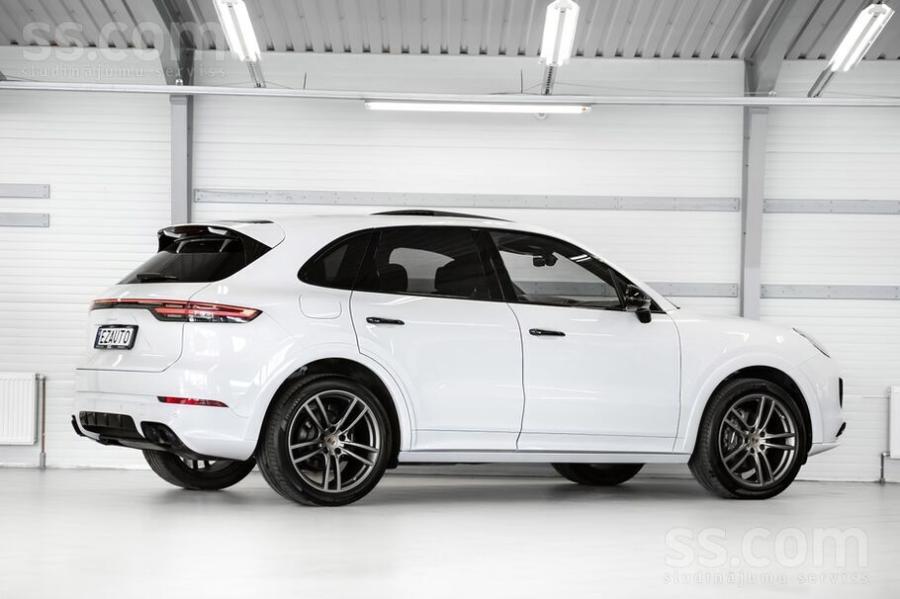 Balts Porsche Cayenne 2021 Tukums, ar dzinēja tilpumu 3.00 L un nobraukumu 53 tūkst. km par 58000 €, foto 4 vietnē AUTOMOTO.COM.LV